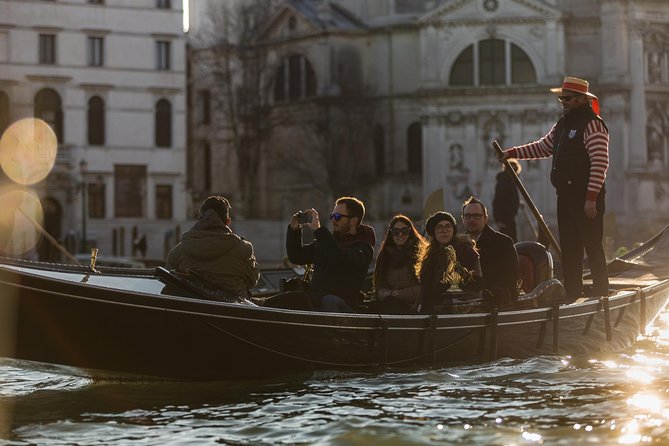 Venice: Grand Canal by Gondola With Live Commentary - Virtual Reality Showcase