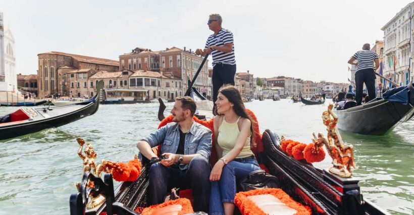 Venice: Grand Canal Gondola Ride with App Commentary - A Deep Dive into the Gondola Experience
