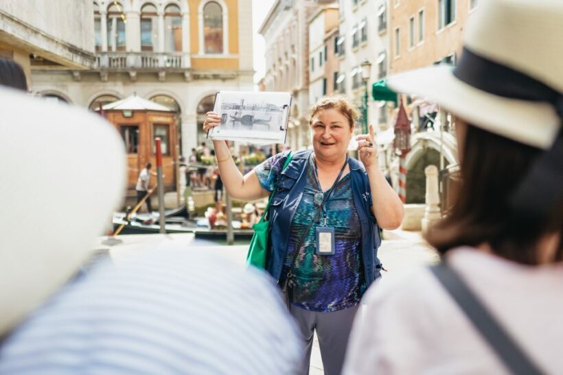 Venice: Grand Canal Gondola Ride with App Commentary - Practical Tips for Future Travelers
