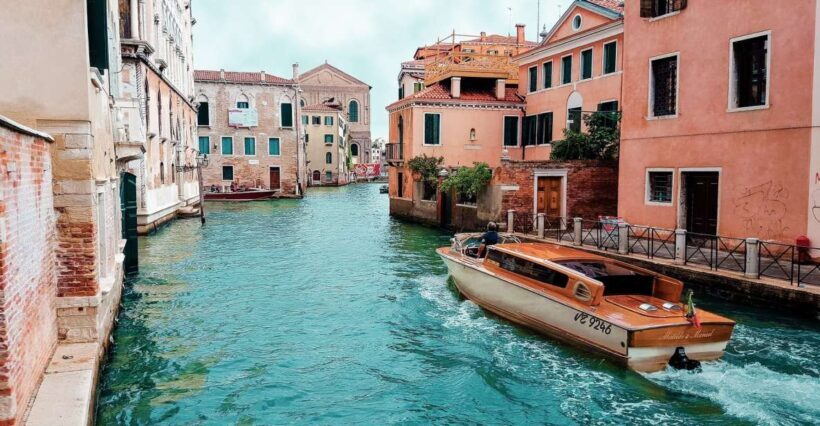 Venice: Guided Walking Tour with skip-the-line tickets - What to Expect from the Venice Walk