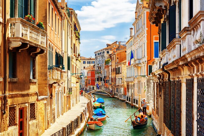 Venice: Hidden Gems Walking Tour With a Local Guide - Navigating the Citys Winding Streets