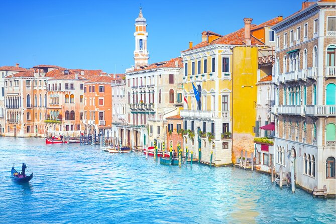 Venice Highlights With Local: Private Walking Tour & Gondola Ride - Unveiling the Doges Palace