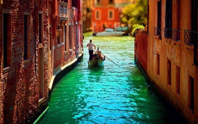 Venice: Historical Gondola Yard Private Tour - What Makes This Tour Special