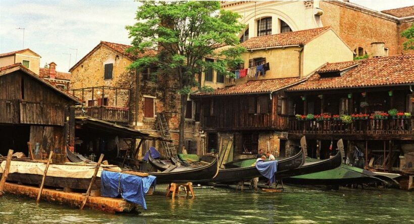 Venice: Historical Gondola Yard Private Tour - The Experience: What Travelers Say