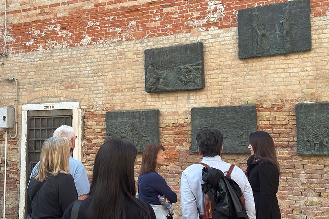 Venice Jewish Ghetto & Cannaregio District Food Wine & Sightseeing Guided Tour - Group Size and Guide
