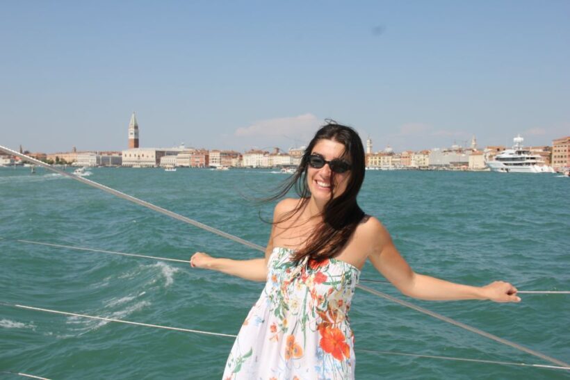 Venice: Lagoon Catamaran Tour with Classical Music & Drinks - Key Points