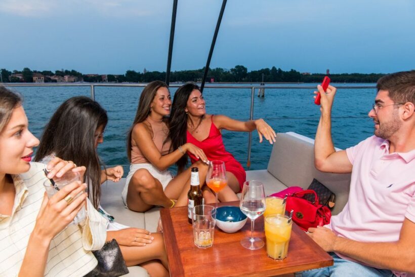Venice: Lagoon Lunch Cruise on Catamaran - Key Points
