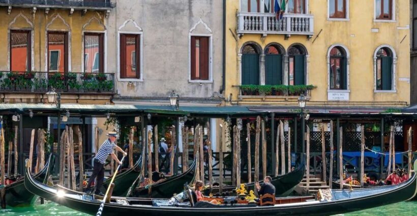 Venice: Off the Beaten Path Private Gondola Ride - Key Points