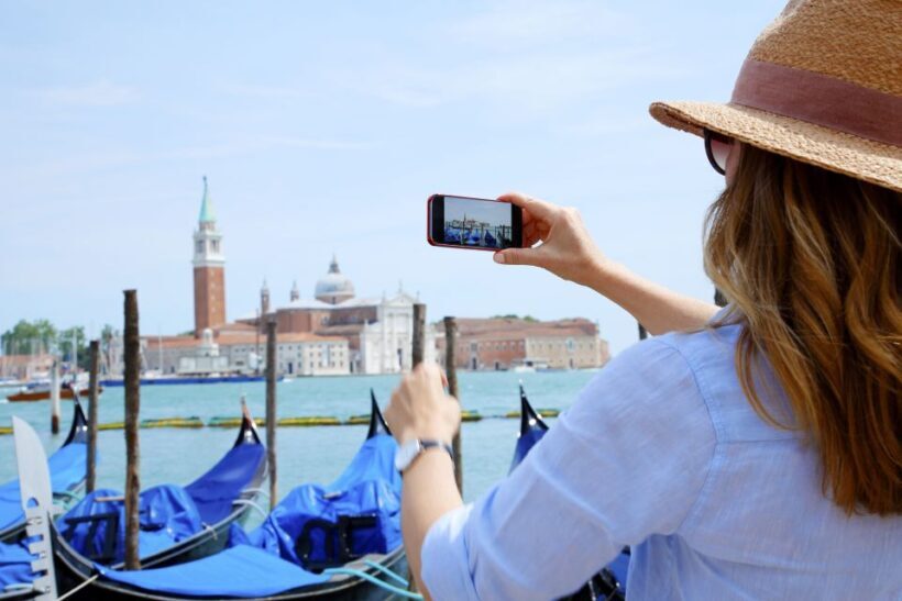 Venice: Off the Beaten Path Private Gondola Ride - An Authentic Venetian Perspective