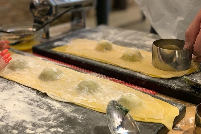 Venice: Pasta and Tiramisu Cooking Class with Wine - A Warm Welcome in Venice’s Cozy Kitchen