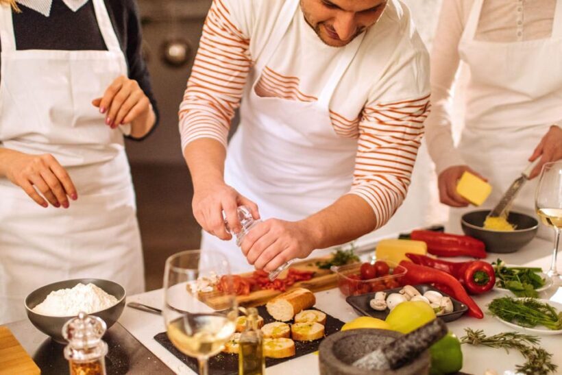 Venice: Pasta Making Class With Local Chef + Live Guitar - What To Expect