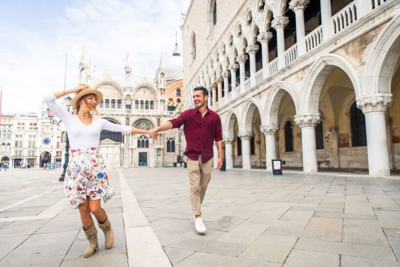 Venice: Photoshoot at Piazza San Marco and the Canals - The Starting Point: Caffè Florian