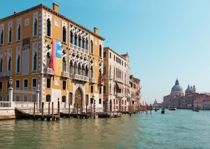 Venice: Private Gondola Cruise for up to 5 Passengers - Key Points