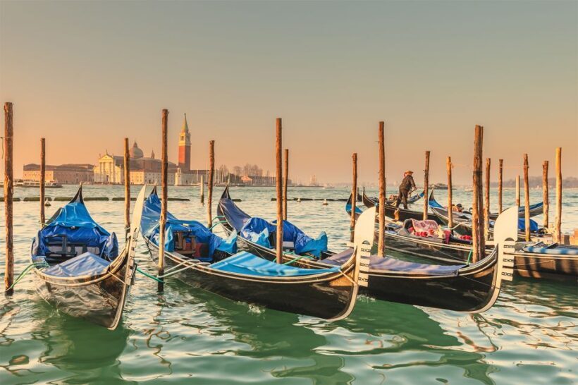 Venice: Private Gondola Cruise for up to 5 Passengers - The Sum Up