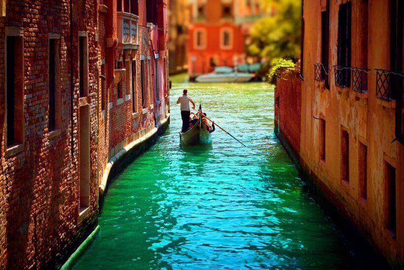Venice: Private Gondola Cruise for up to 5 Passengers - FAQs
