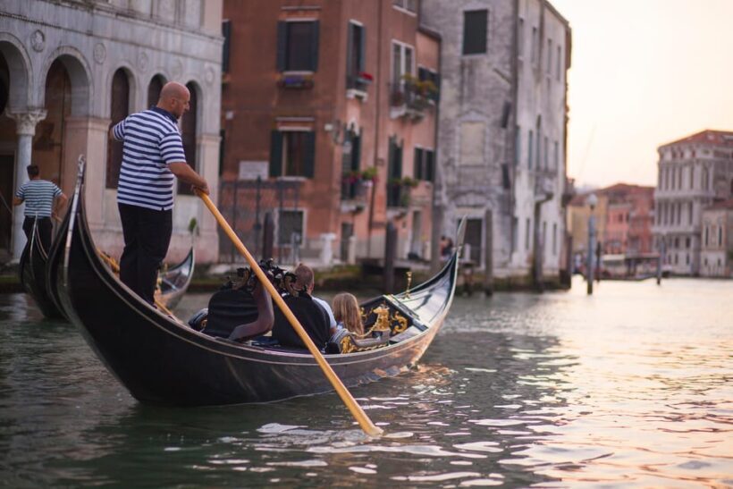 Venice: Private Gondola Ride Experience - Practical Tips for Booking and Enjoying Your Gondola Ride