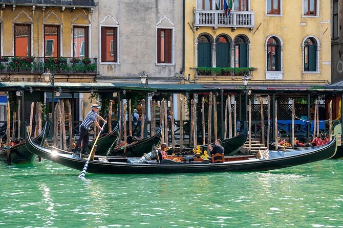 Venice Private Gondola Ride: Explore Hidden Canals and Sights - Accessibility and Special Considerations