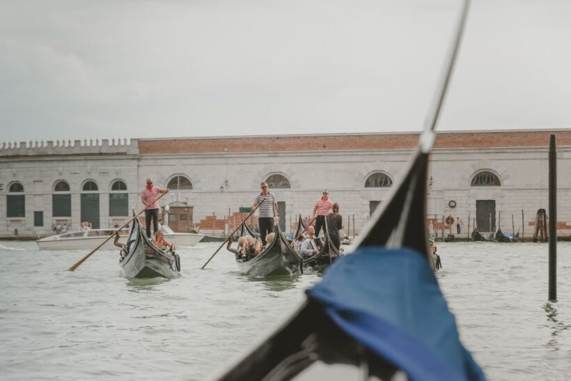 Venice: Private Gondola Ride with Photo Shoot - Authenticity and Unique Touches