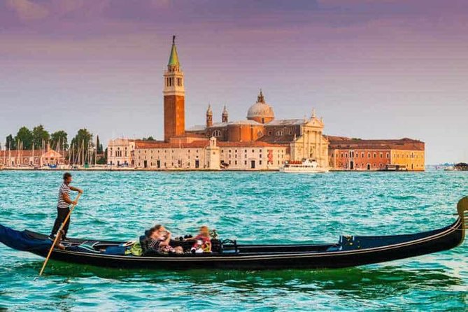 Venice: Private Serenade Gondola Tour - 30 minutes - The Serenade: Authentic Venetian Music