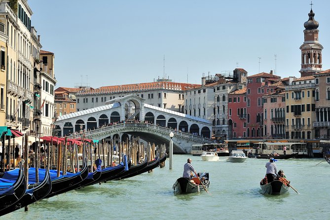 Venice: Private Serenade Gondola Tour - 30 minutes - The Duration and Practicalities