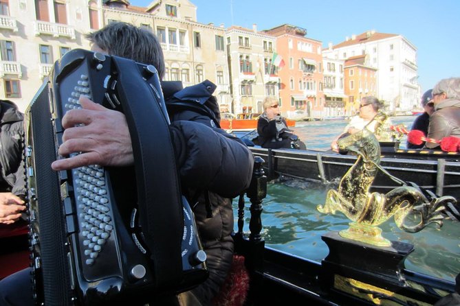 Venice: Private Serenade Gondola Tour - 30 minutes - What Travelers Say