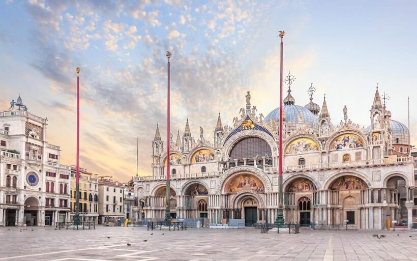 Venice: Private Walking Tour with Gondola Ride - A Truly Venetian Introduction