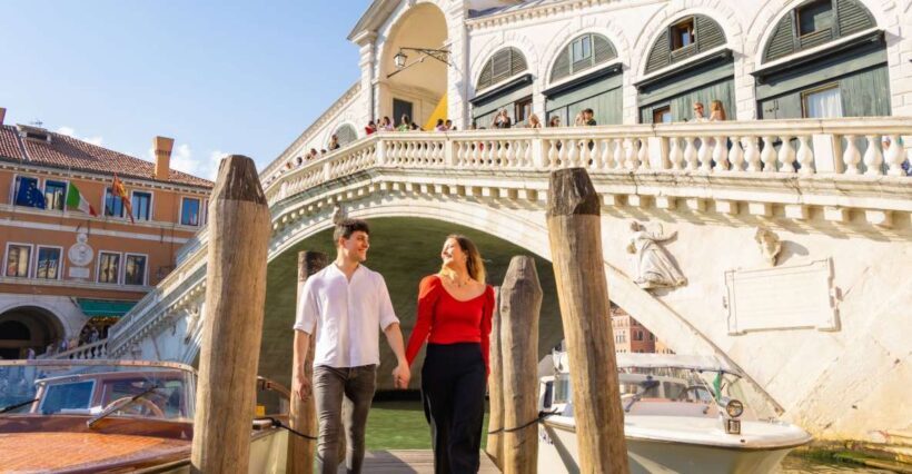 Venice: Professional Photoshoot at the Rialto Bridge - Key Points