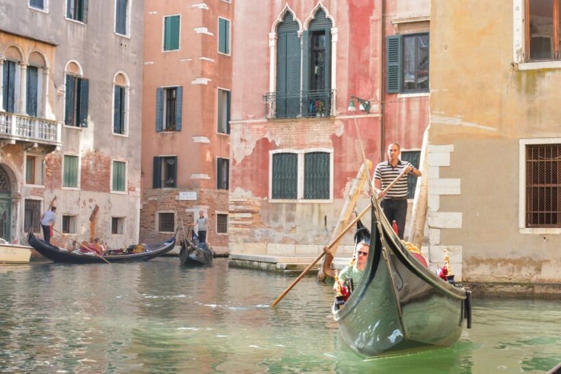Venice: Rialto Bridge & Offbeat Unusual Venice Walking Tour - Wrapping It Up