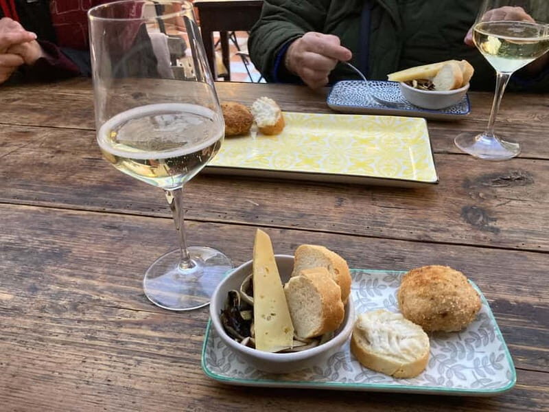 Venice: Rialto Market Street Food Tour - Meeting at San Giacomo di Rialto and First Impressions