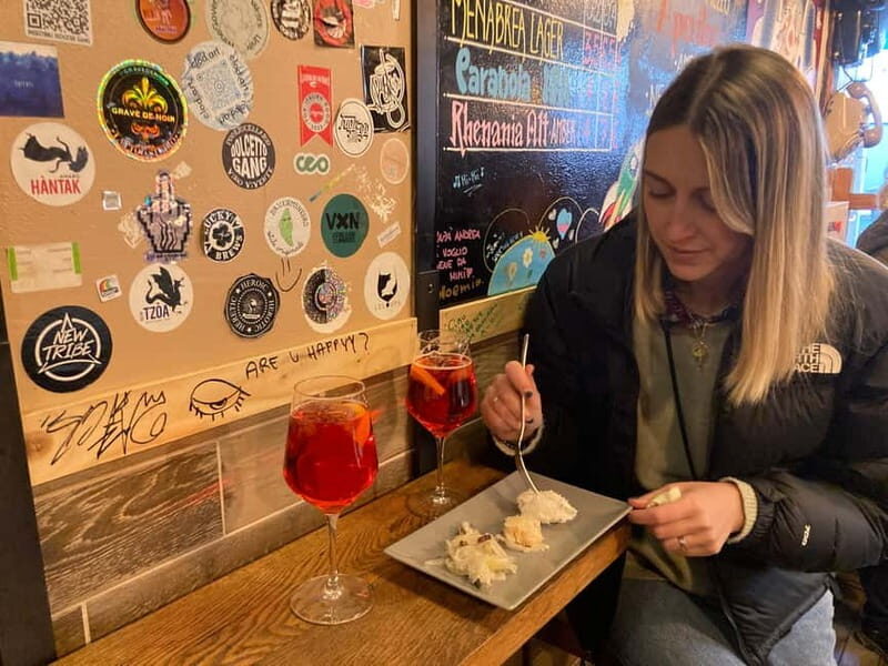 Venice: Rialto Market Street Food Tour - Tasting Regional Specialties: Cicchetti, Cheese, and More