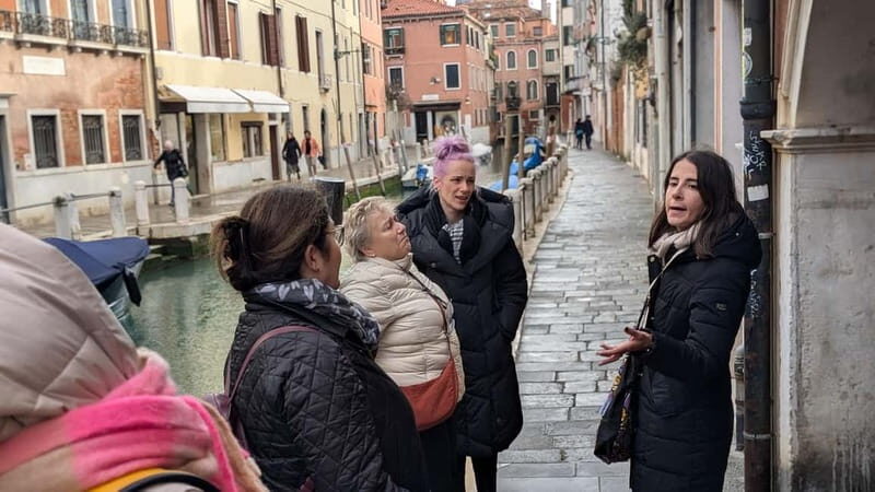 Venice: Rialto Market Street Food Tour - Wine Tasting at a Local Bar