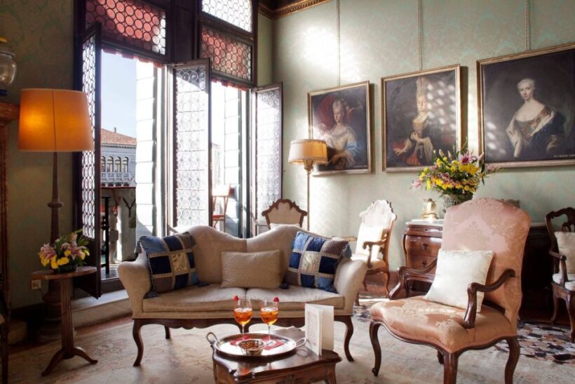Venice: Romantic Palace Dinner and Private Gondola Ride - The Itinerary: A Step-by-Step Overview