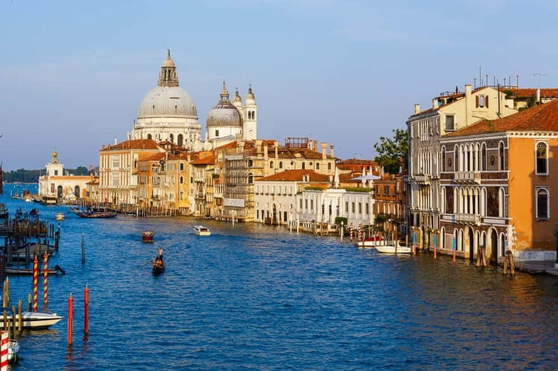 Venice: Romantic Shared Gondola Serenade on the Grand Canal - An In-Depth Look at the Experience