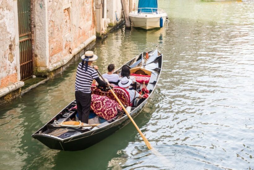 Venice: Shared Gondola Ride Across the Grand Canal - FAQ