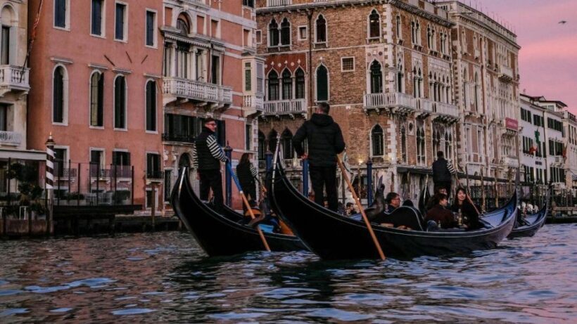 Venice: Shared Gondola Ride at Sunset - A Detailed Look at the Venice Sunset Gondola Ride