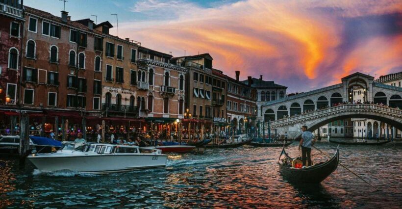 Venice: Shared Gondola Ride at Sunset - What Will You See and Experience?