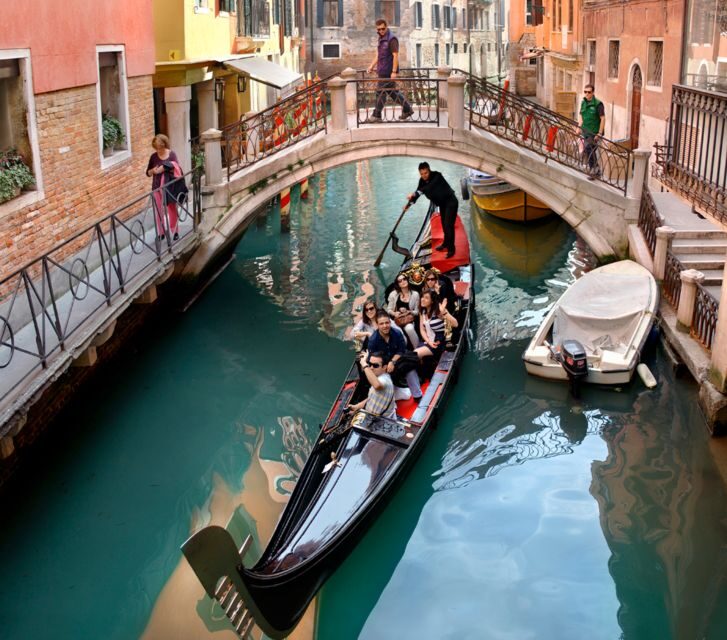 Venice: Shared Gondola Ride through the Lagoon City - Practical Details and Tips