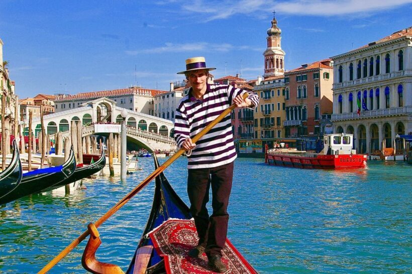 Venice: Shared Gondola Ride through the Lagoon City - The Sum Up