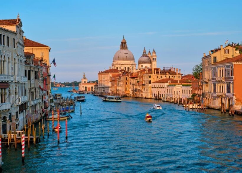 Venice: Shared Gondola Through breathtaking Bridge of Sighs - A Closer Look at the Experience