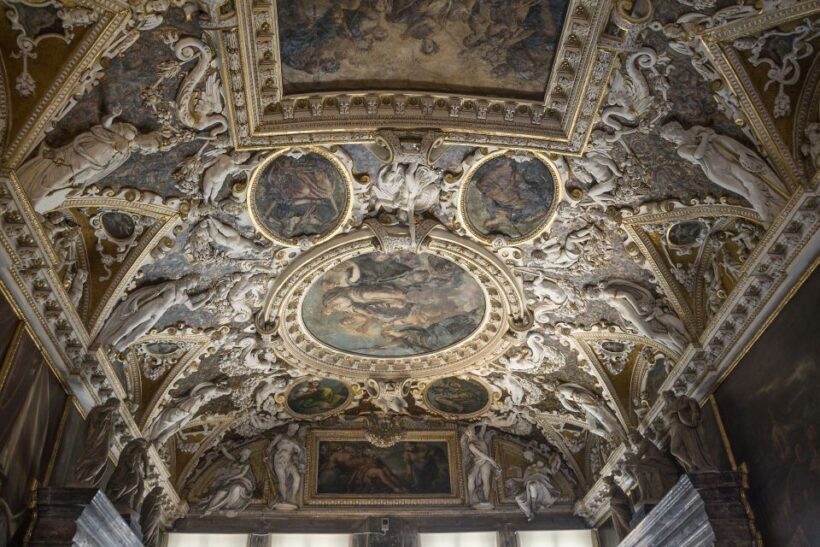 Venice: St. Mark's Basilica, Doge's Palace & Gondola Ride - Doge’s Palace — A Window into Venetian Power