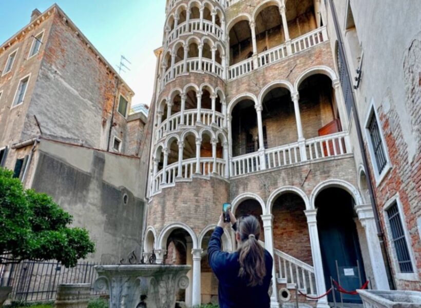 Venice: St. Mark's, Doges Palace, Rialto, and Gondola Tour - Practical Tips
