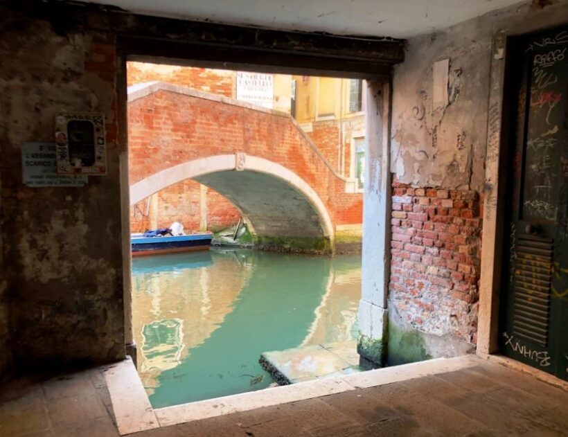Venice: St. Mark's, Walking Tour and Gondola Combo - Inside St. Mark’s Basilica: Skip the Lines, Dive into Art