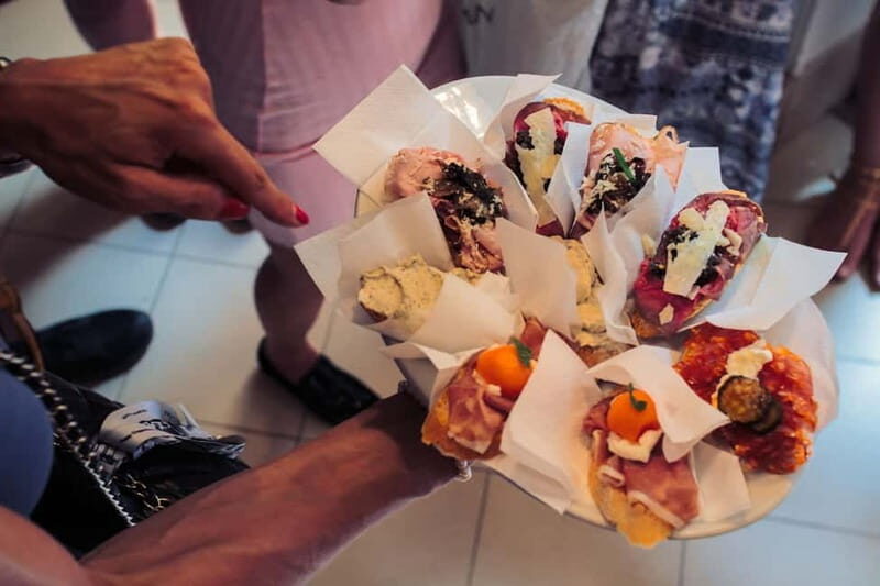 Venice: Street Food Tour with Wine Tasting & Market Visit - Analyzing the Value
