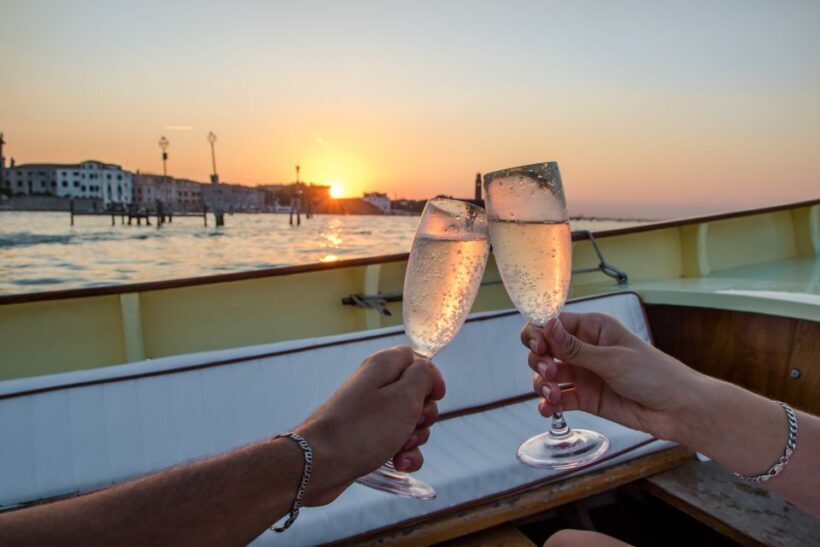Venice: Sunset Cruise by Typical Venetian Boat - FAQ