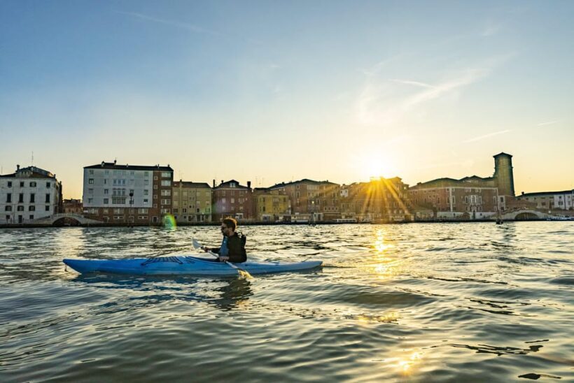 Venice: Sunset Kayak Tour in the Canals - Key Points
