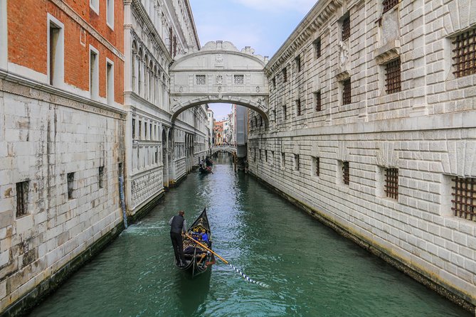 Venice Tour by High-Speed train from Florence - About the Guides