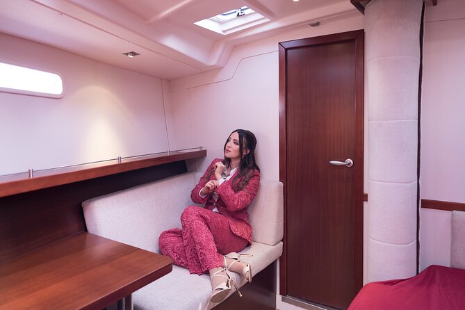 Venice Tour With Aperitif and Music on a Sailing Boat - Accessibility