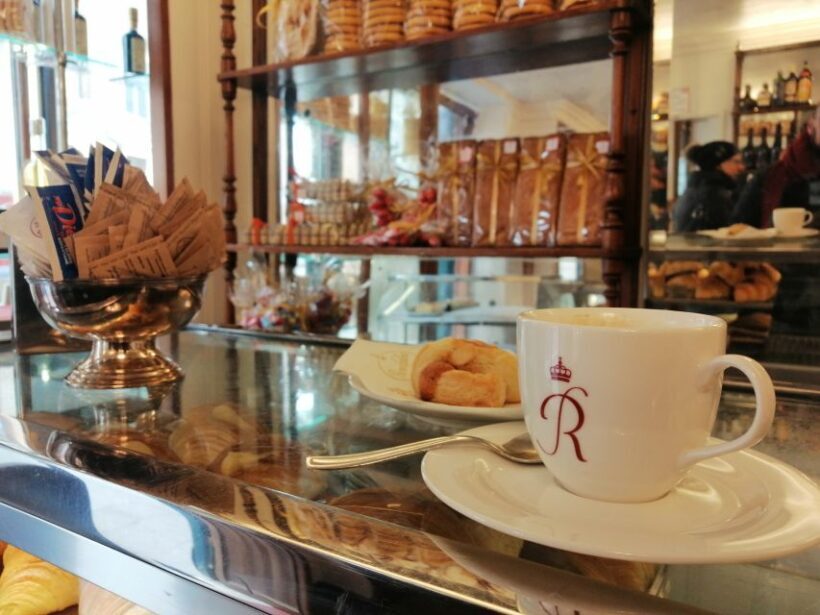 Venice: Traditional Cafés and Pastry Shops Walking Tour - Exploring Venices Sweet Side: What to Expect