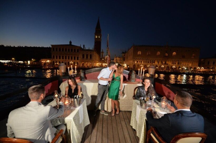 Venice: Venetian Lagoon Tour and Galleon Dinner - FAQs