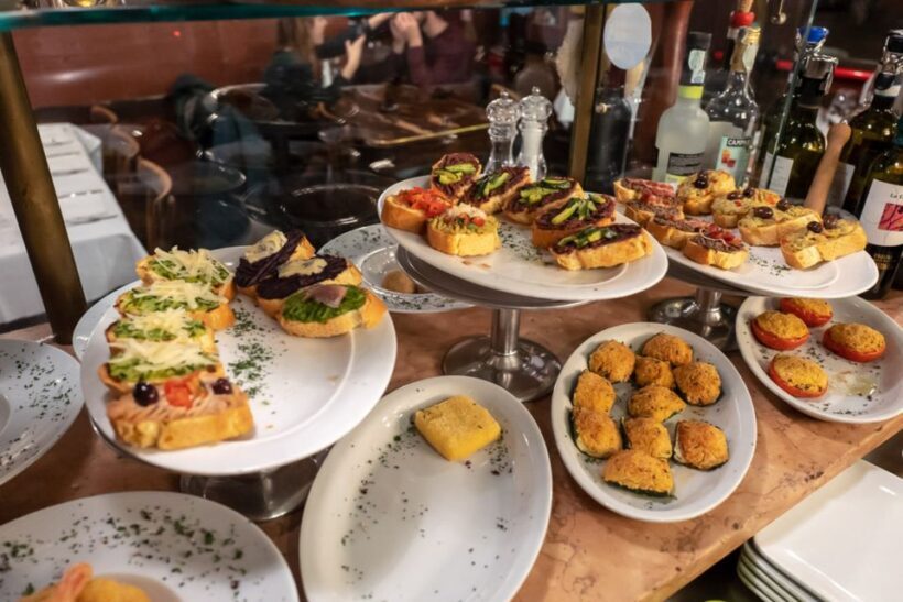 Venice: Venetian Style Carnival Pub Crawl - The Itinerary in Detail